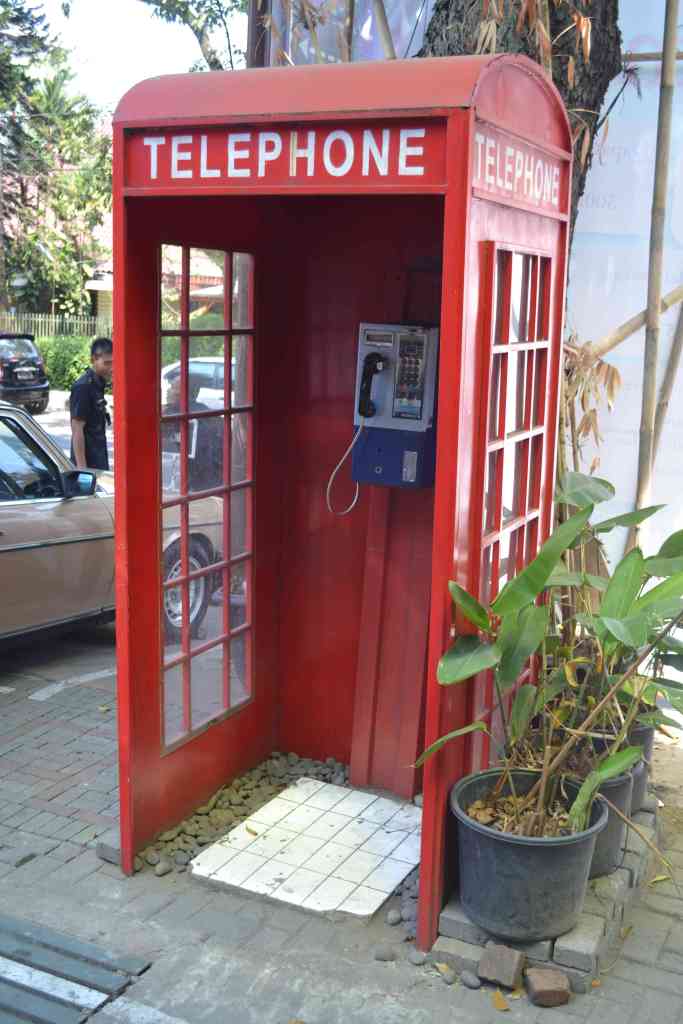 telepon umum kenangan – tindak tanduk arsitek